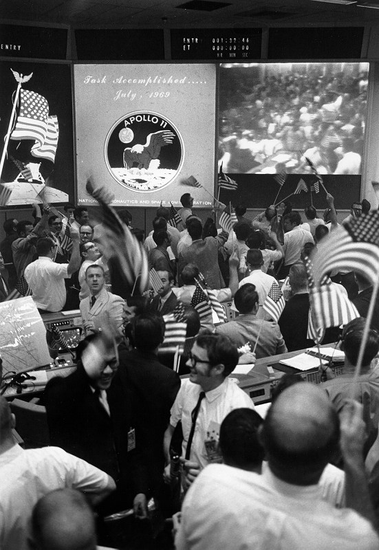Mission Control celebrates after splashdown July 24, 1969 2 – Cold War ...