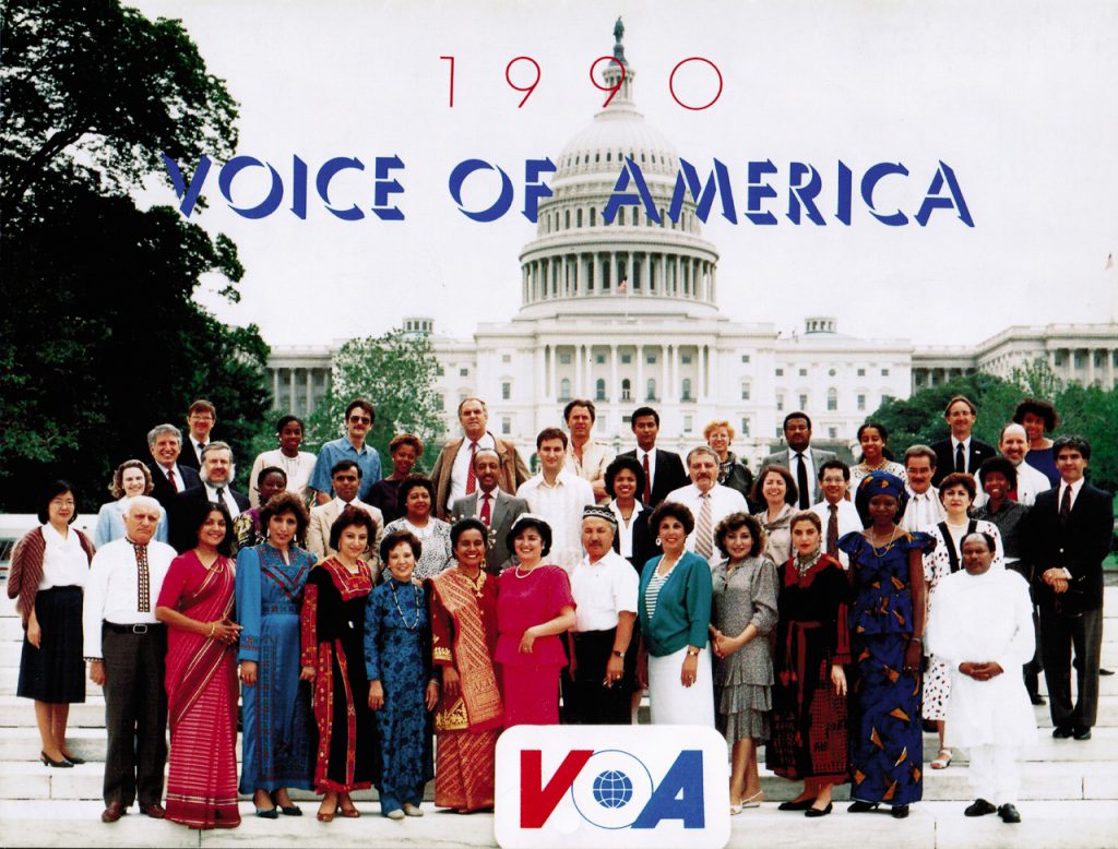 Polish-English VOA Newscast 1990 - Cold War Radio Museum